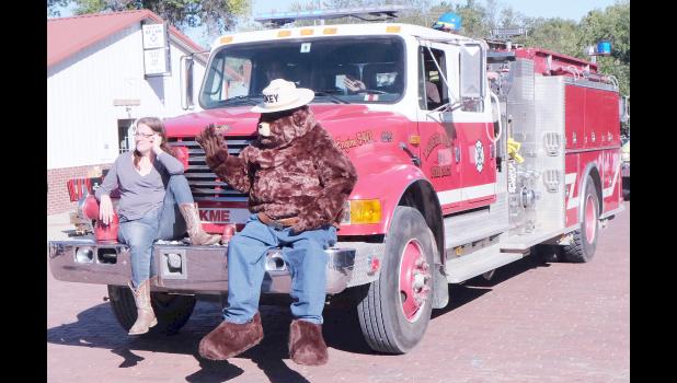 Smokey The Bear Visits Mayettas Pioneer Days The Holton Recorder